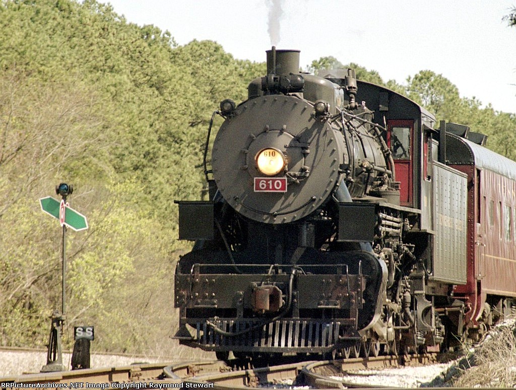 TVRM 610 going from one leg of the wye to the base leg